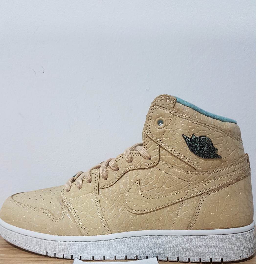 Jordan 1 Retro Hi OG Pearl Sand Dune, Men's Fashion, Footwear, Sneakers ...