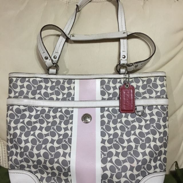 Auth Coach Wd Wallet, Women's Fashion, Bags & Wallets, Wallets & Card ...