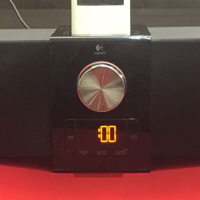 Logitech Ipod Speaker Sounddock And Alarm Clock Audio Portable Audio