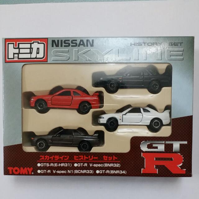 Tomica Box Set ~ Nissan Skyline, 興趣及遊戲, 玩具 & 遊戲類 - Carousell