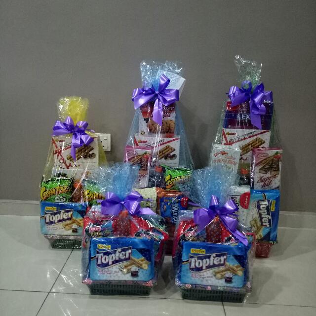 Hamper Makanan Dan Minuman, Food & Drinks, Gift Baskets & Hampers on ...