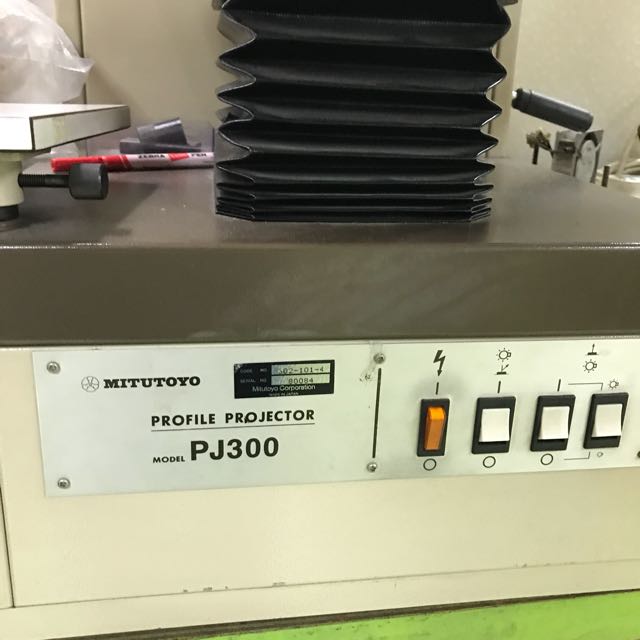 Mitutoyo Profile Projector PJ300, TV & Home Appliances, TV ...