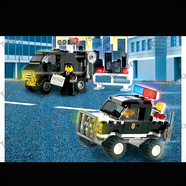 Lego 7032 Police 4wd And Undercover Van, Hobbies & Toys, Toys & Games ...