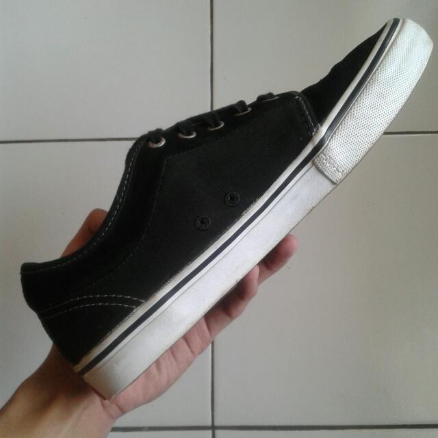 ORIGINAL! Vans Pro, Fesyen Pria, Sepatu di Carousell