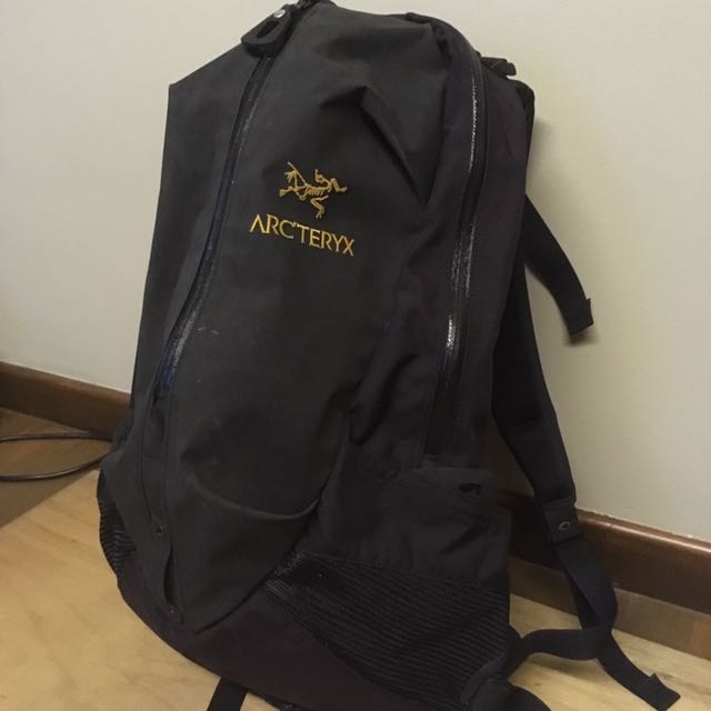 Arc'teryx Arro 22 Backpack, Sports Equipment, Hiking & Camping on Carousell