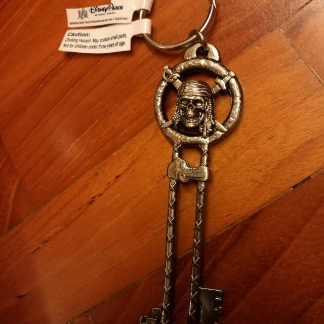 Collector's Edition Pirates Of The Caribbean: Key To The Chest Of Davy ...