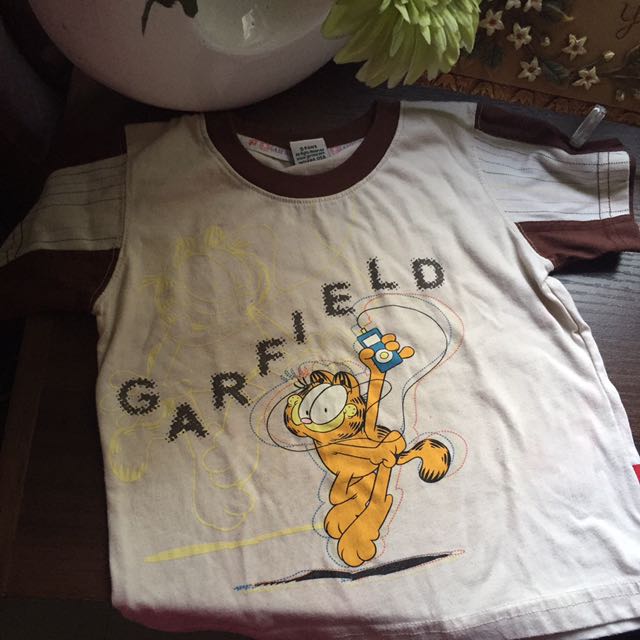 Garfield Top, Babies & Kids, Babies & Kids Fashion on Carousell