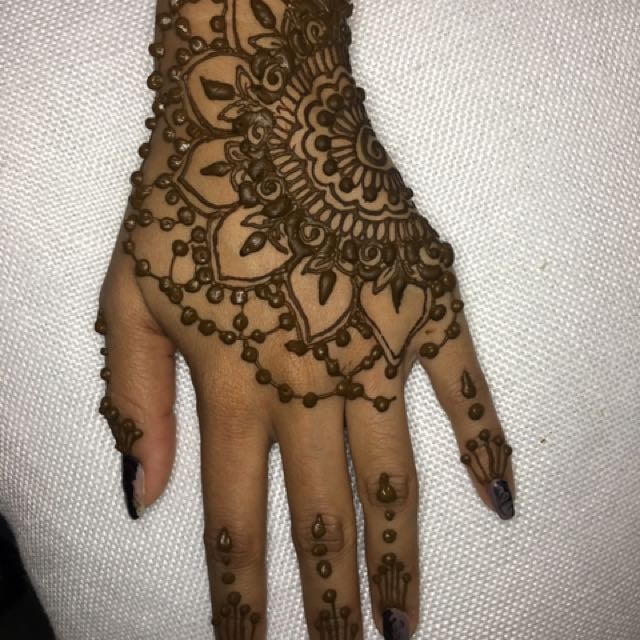 Henna For RAYA, Lifestyle Services, Beauty & Health Services on Carousell