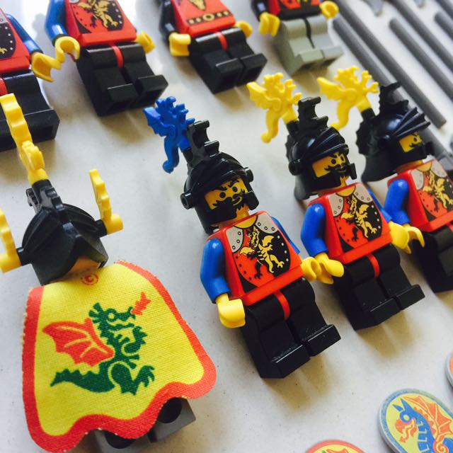 Lego Castle Dragon Knights Kingdoms Warriors Shields Flags Weapons ...