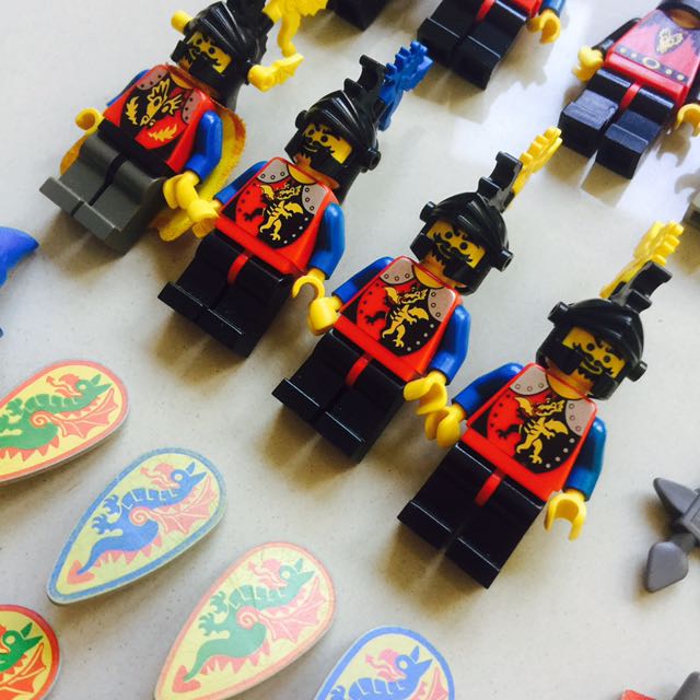 Lego Castle Dragon Knights Kingdoms Warriors Shields Flags Weapons ...