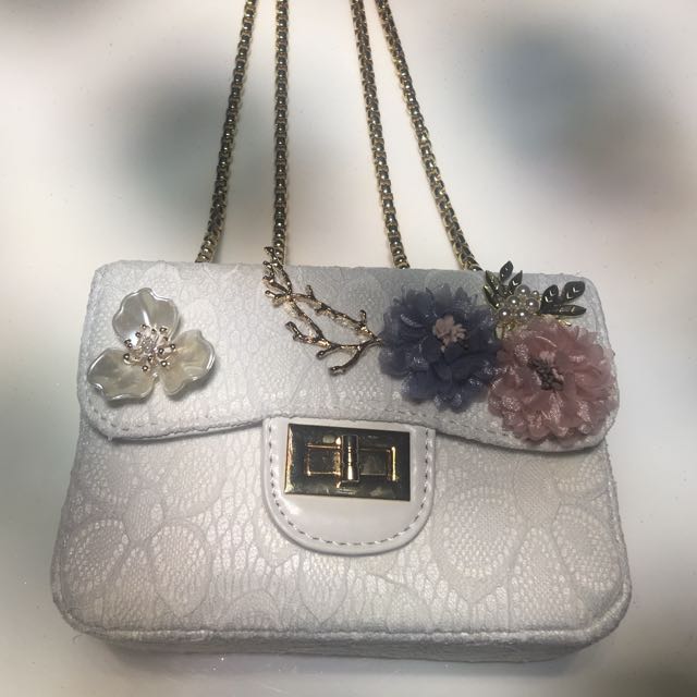 Small Classy Bag, Women's Fashion, Bags & Wallets, Tote Bags on Carousell