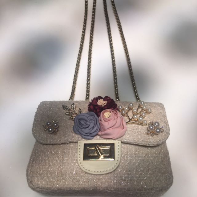 Small Classy Bag, Women's Fashion, Bags & Wallets, Tote Bags on Carousell