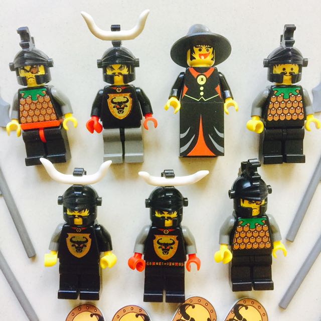 Lego Castle Cedric The Bull Knights Shield Weapons Soldier Warrior ...