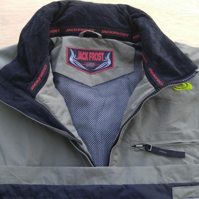 Jack Frost Mountain Jaket, Fesyen Pria, Pakaian di Carousell