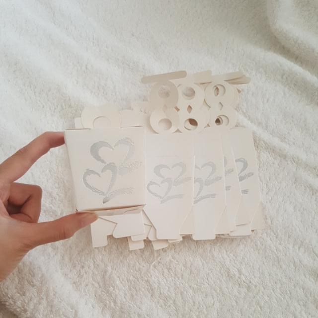 DIY Mini White Box Suitable For Wedding Or Party Favours, Hobbies ...