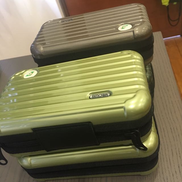 EVA AIR RIMOWA TOILETRIES CASE, Everything Else on Carousell