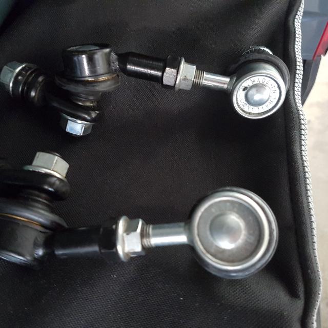 Toyota hiace Stabilizer link, Car Accessories on Carousell