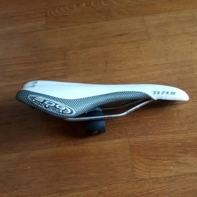 SDG Ti fly Titanium Rail Saddle, Sports Equipment, Bicycles & Parts ...