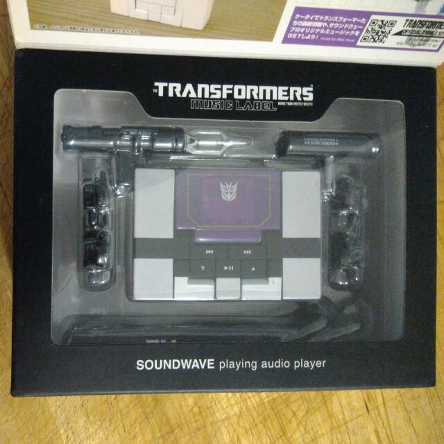 TRANSFORMERS MUSIC LABEL SOUNDWAVE PLAYING AUDIO PLAYER TAKARA TOMY ...