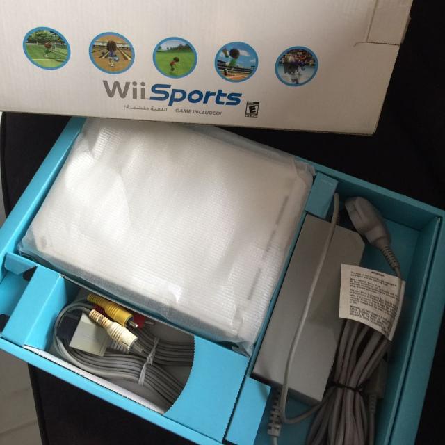 Wii Sports Complete Set with Box, Video Gaming, Video Game Consoles ...