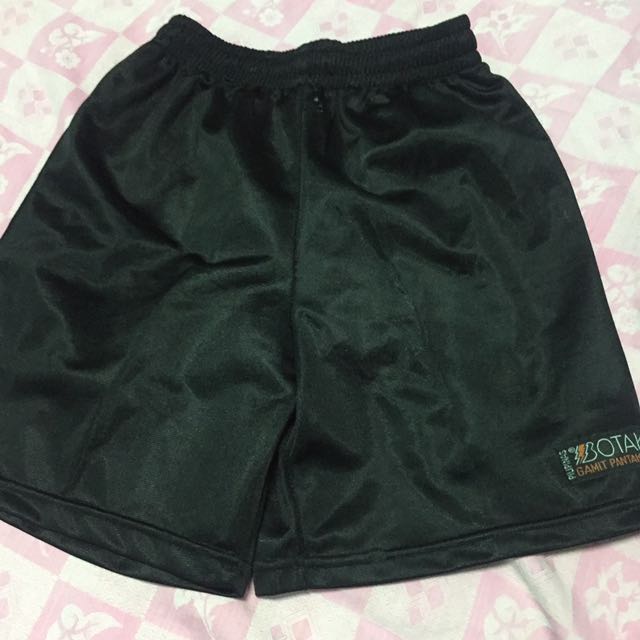 Botak short, Women's Fashion, Bottoms, Shorts on Carousell
