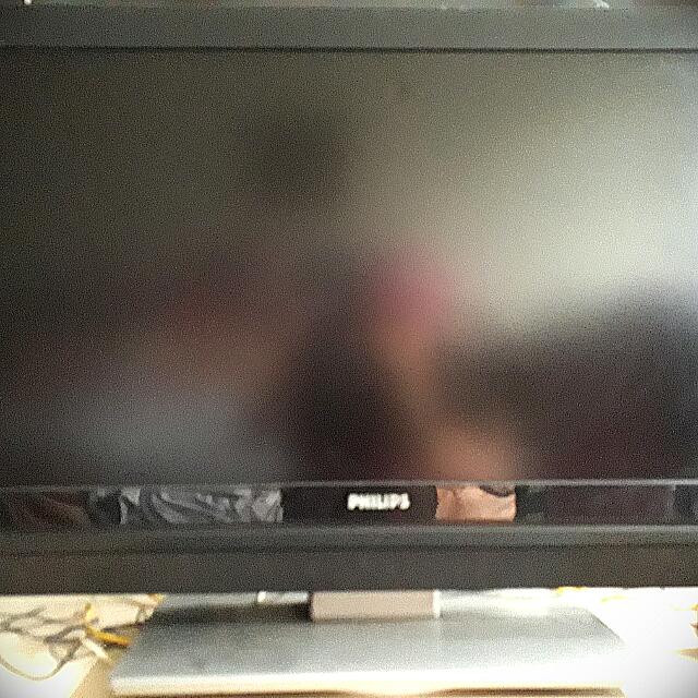 Philips 37" TV, TV & Home Appliances, TV & Entertainment, TV on Carousell