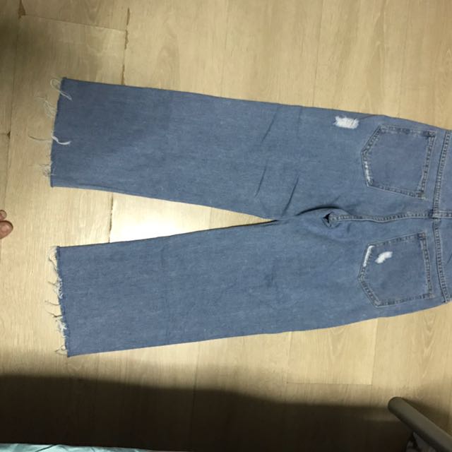 SELLING DENIM JEANS, Women's Fashion, Bottoms, Jeans & Leggings on ...