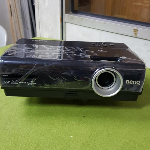 BENQ MP 626 Projector, TV & Home Appliances, TV & Entertainment ...