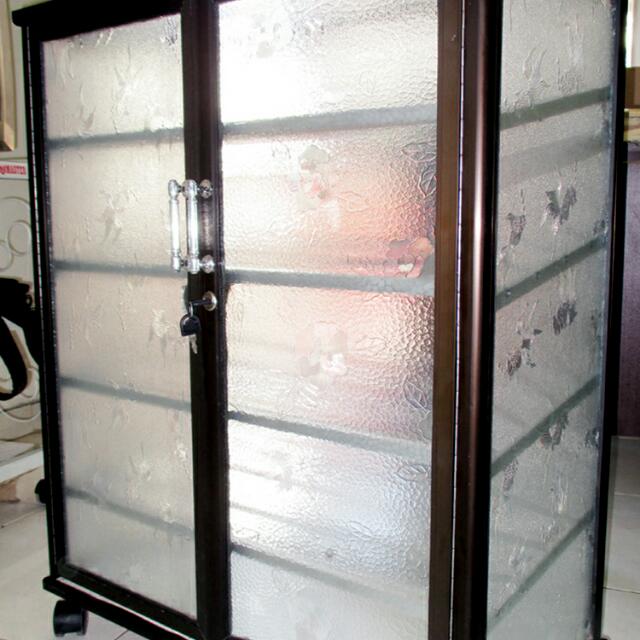 Rak Sepatu Almini Frame Coklat Kaca Es 4 Susun Roda 74-90, Perabotan ...