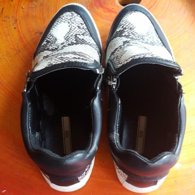 Vintage Nose Snake Skin Shoe, Women's Fashion, Footwear, Flats on Carousell