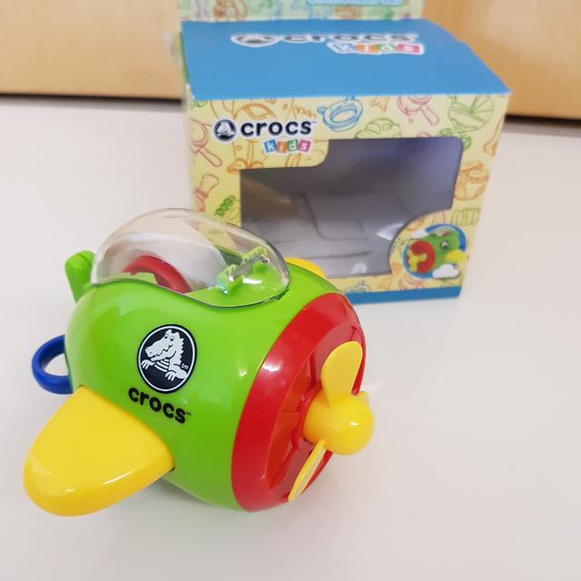 Crocs Airplane Stationery Set, Hobbies & Toys, Stationery & Craft ...