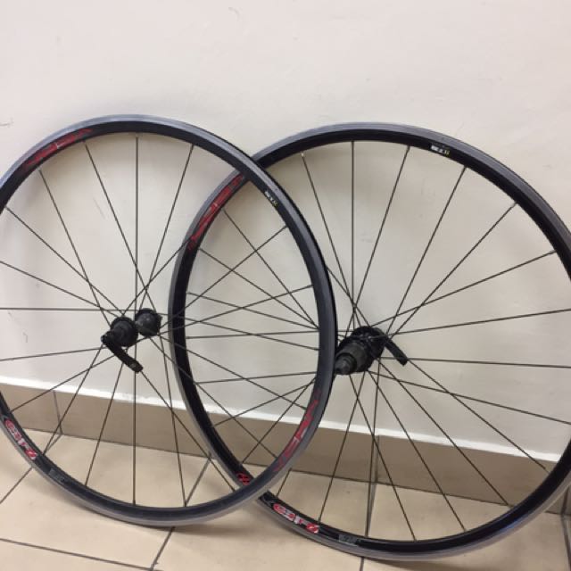 Xero CXR-6 700c Wheelset 20H Front/24H Rear Black QR, Sports Equipment ...