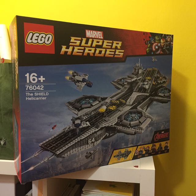 Lego Marvel 76042 UCS The Shield Helicarrier, Hobbies & Toys, Toys ...