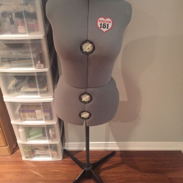 Singer Dress Form, Design & Craft, Craft Supplies & Tools on Carousell