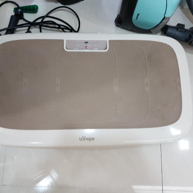 U-shape Osim, Health & Nutrition, Massage Devices on Carousell
