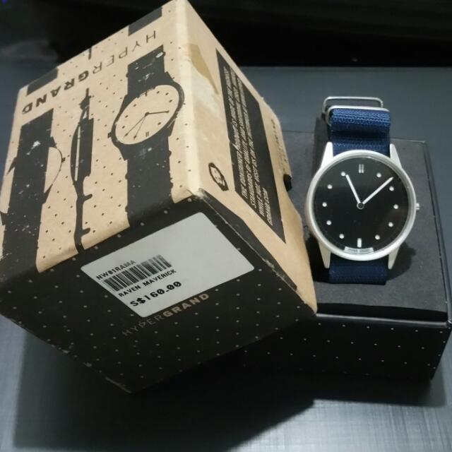 Hypergrand Raven Maverick, Men's Fashion, Activewear on Carousell