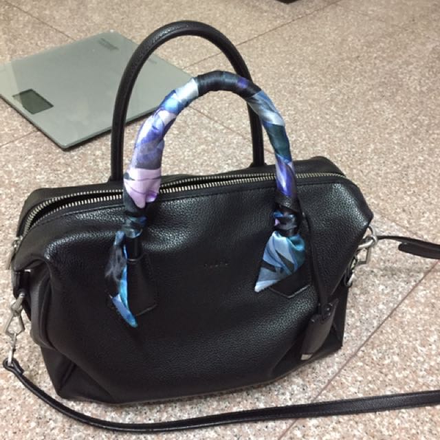 Used authentic Pedro Bag, Women's Fashion, Bags & Wallets, Tote Bags on ...