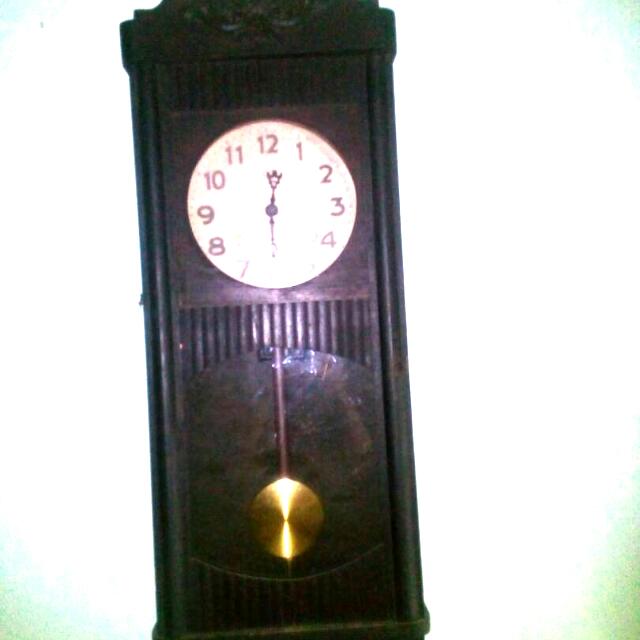 jam antik, Furniture & Home Living, Home Decor, Clocks on Carousell
