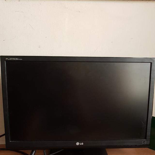 LG 23 inch Monitor, Computers & Tech, Desktops on Carousell