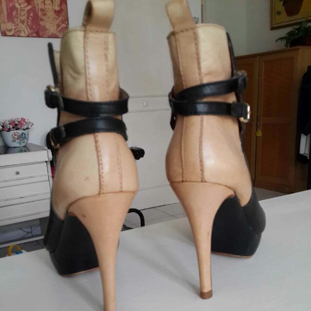 Booth Zara, Fesyen Wanita, Sepatu di Carousell