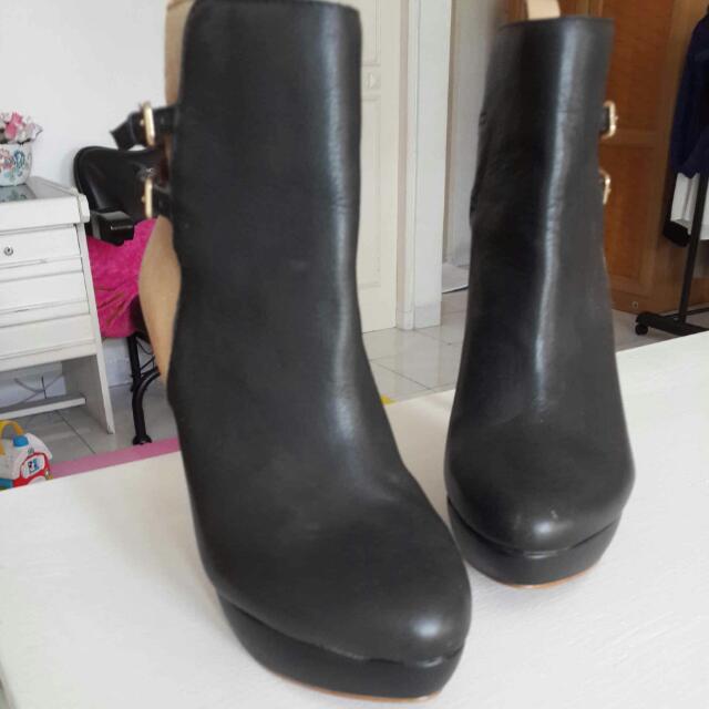 Booth Zara, Fesyen Wanita, Sepatu di Carousell