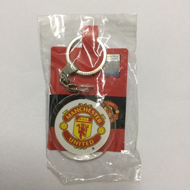 Manchester United Acrylic Shaped Crest Keyring, Sports Equipment ...