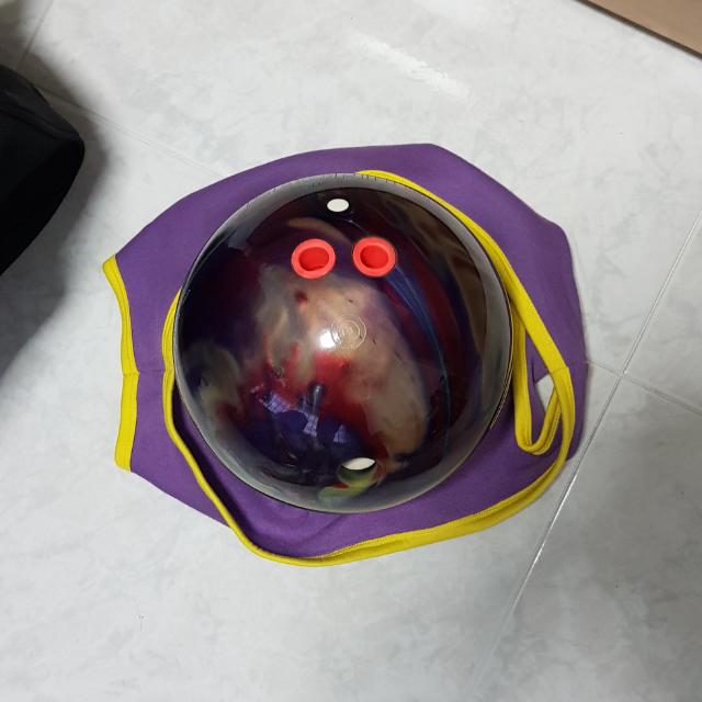 Ebonite Cyclone Curl Reactive Ball, Sports Equipment, Sports & Games ...