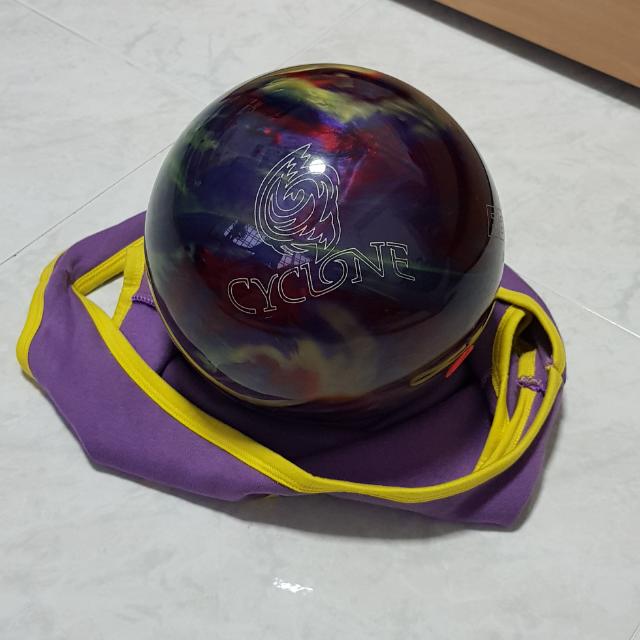 Ebonite Cyclone Curl Reactive Ball, Sports Equipment, Sports & Games ...