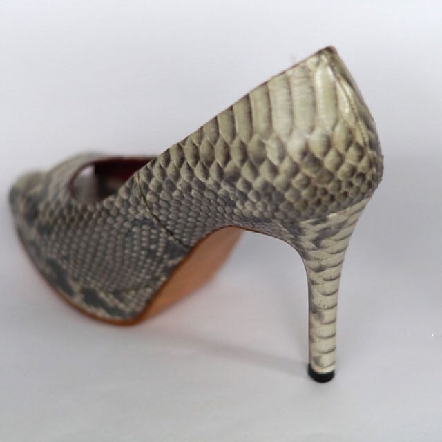 Bianca - Python, Women's Fashion, Tops, Sleeveless on Carousell