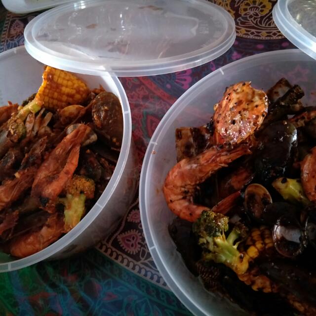 Halal Shellout Hari Raya Haji, Food & Drinks, Packaged & Instant Food ...