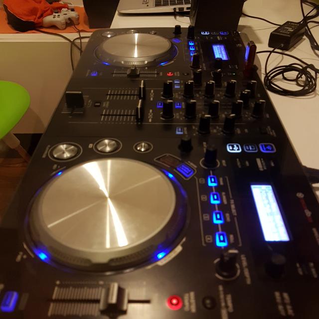 Pioneer XDJ AERO For Record box And WiFi Connection Cdj Djm Together ...
