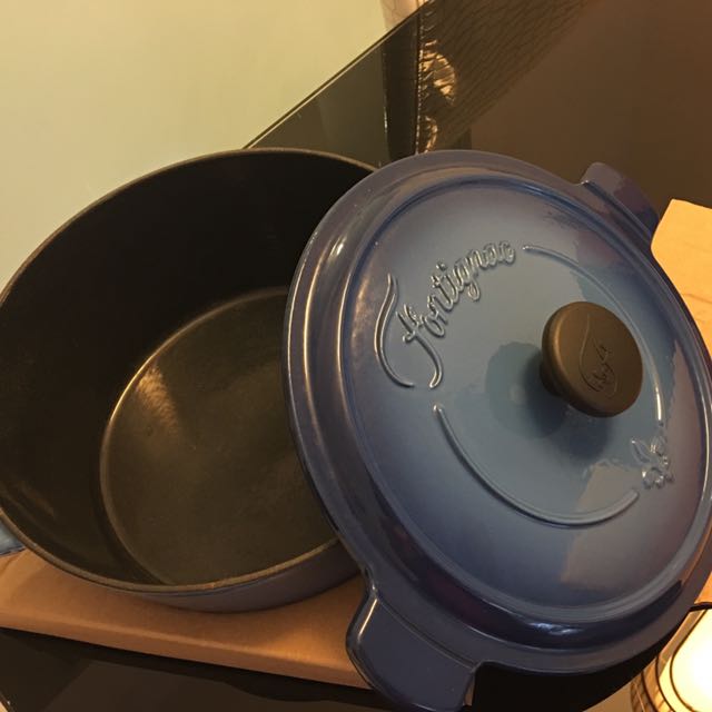 Fontignac Round French Oven (Cast Iron Pot), TV & Home Appliances ...