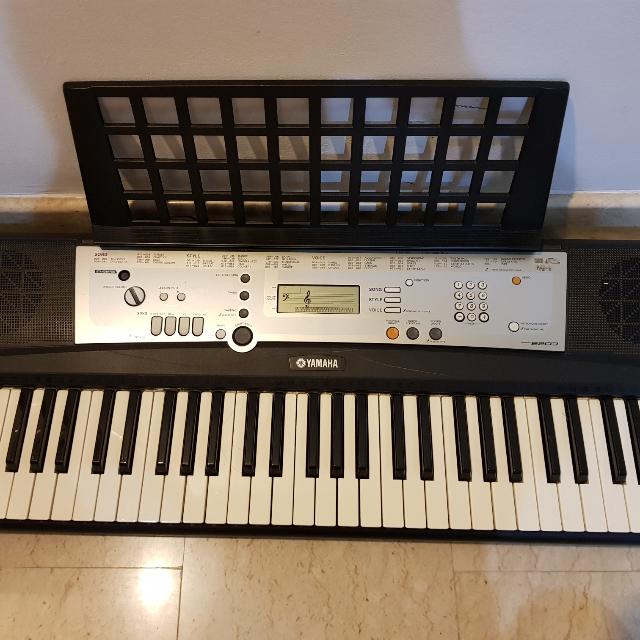 Yamaha PSR E203 Electronic Keyboard, Hobbies & Toys, Music & Media ...
