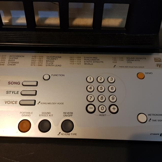 Yamaha PSR E203 Electronic Keyboard, Hobbies & Toys, Music & Media ...